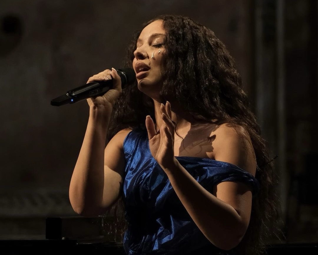 JADE faz a primeira performance de “Angel Of My Dreams” e “Fantasy ...